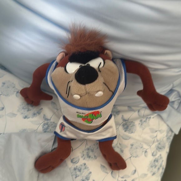 Warner Bros. | Toys | Looney Tunes Taz Plush Toy In Basketball Outfit ...